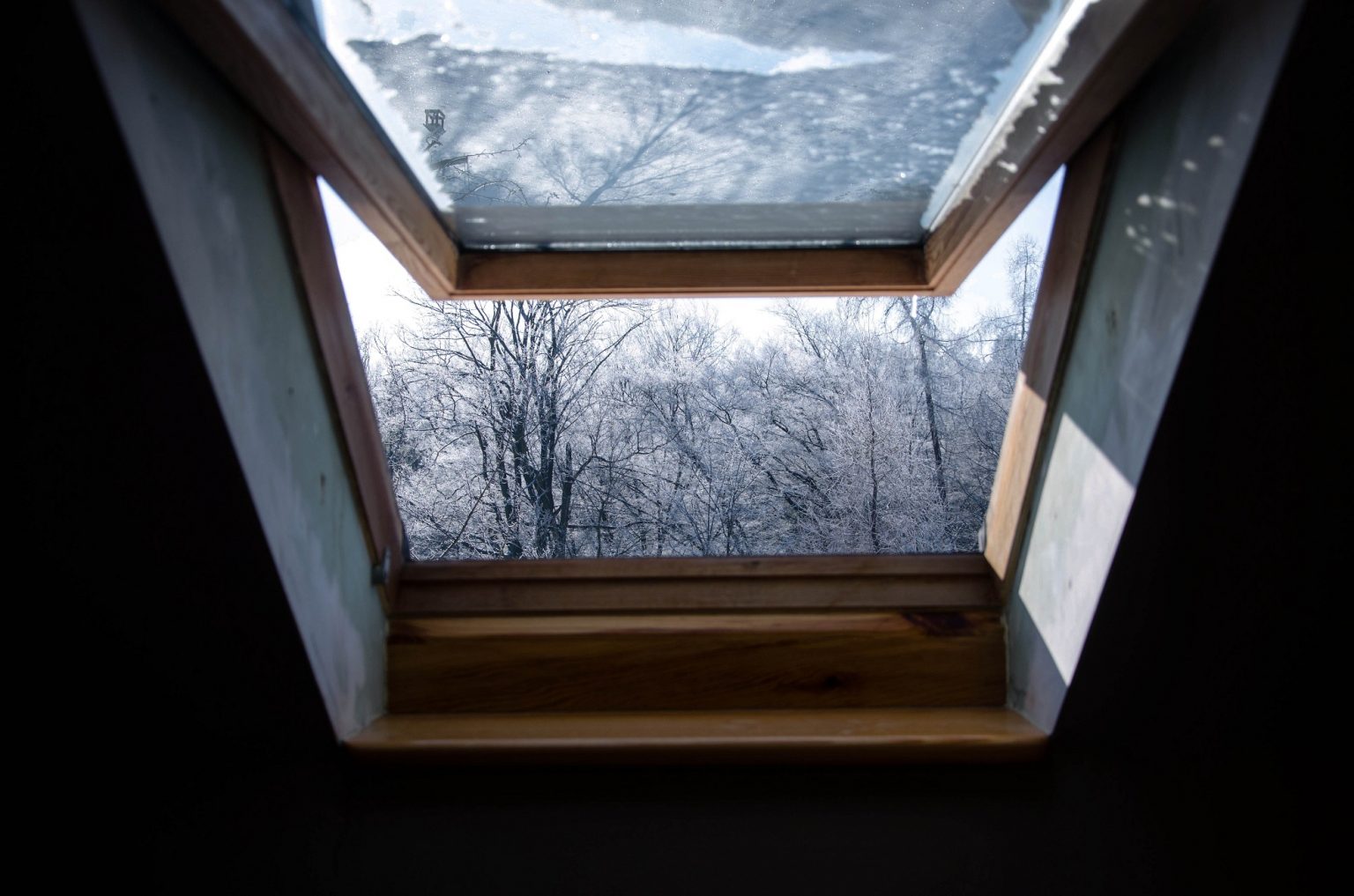 The Best Windows for Cold Weather - Aluplex Glass and Skylights